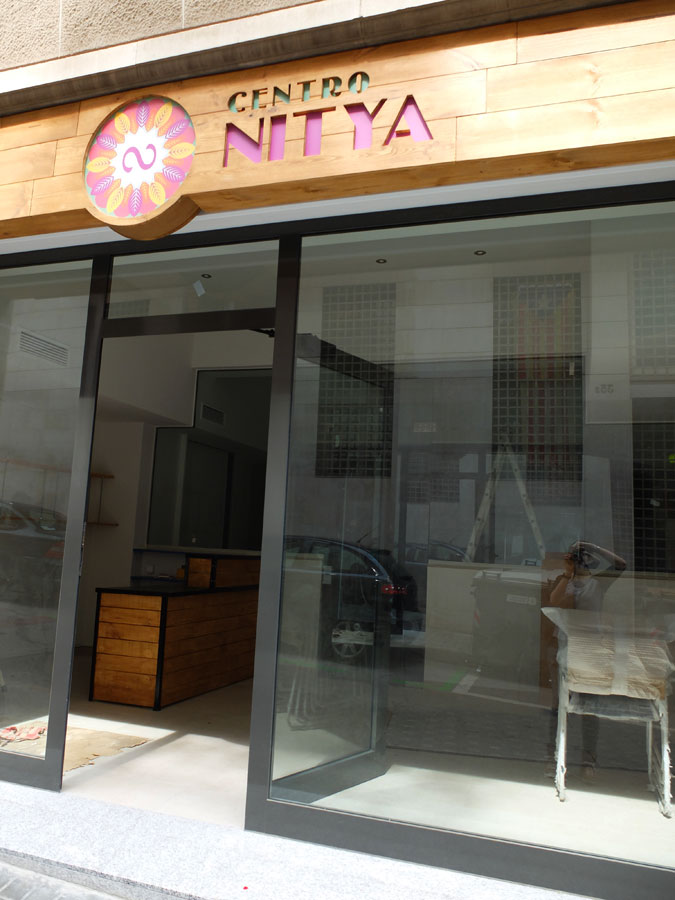 Carteles de madera exterior // Rótulos de madera personalizados ...